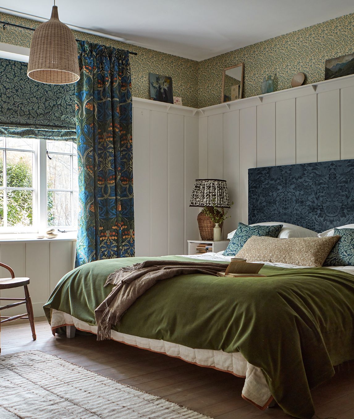 William Morris & Co. Wardle Velvets Collection - Britannia Rose